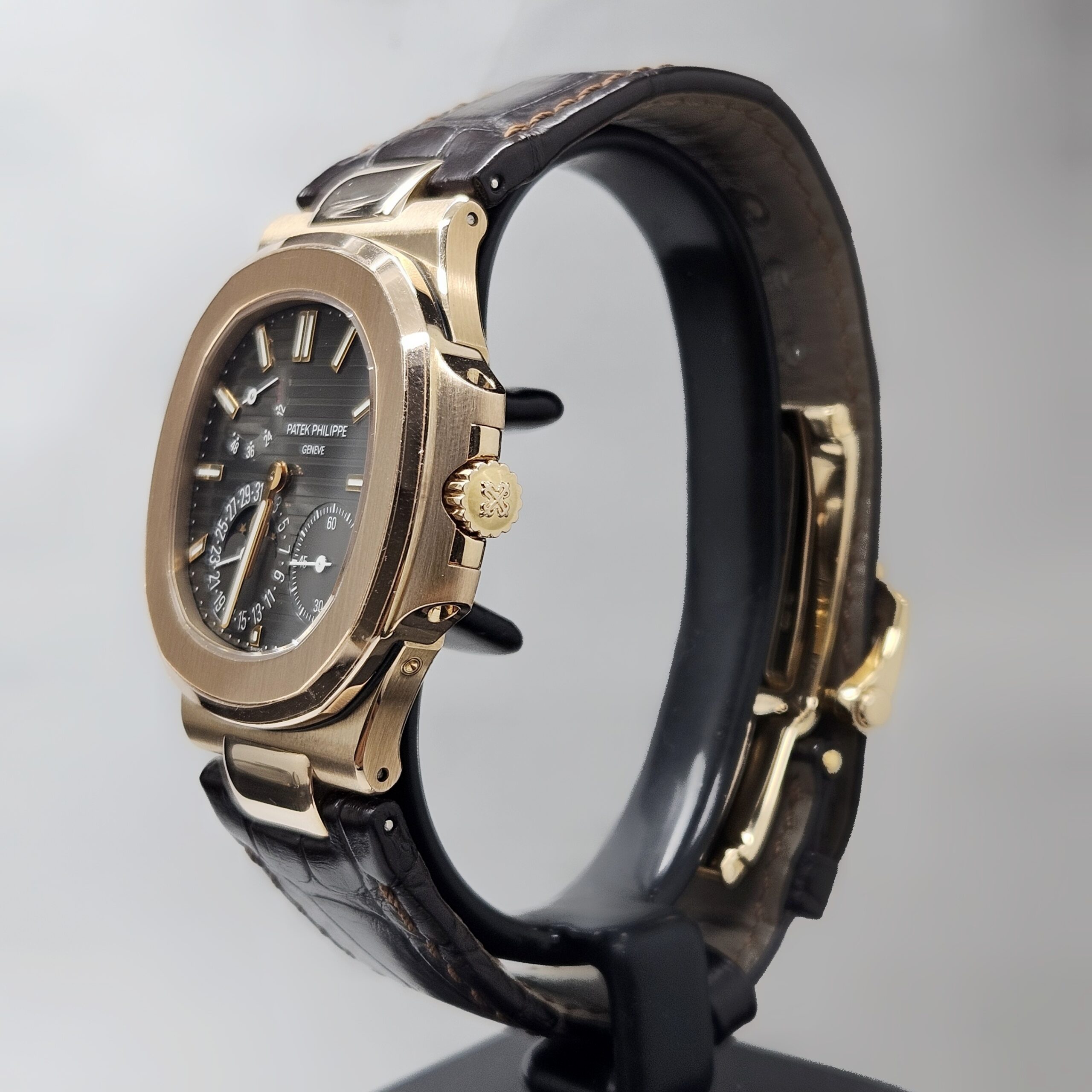 Patek Philippe Nautilus Rose Gold 5712R – Dchronograph Official Store