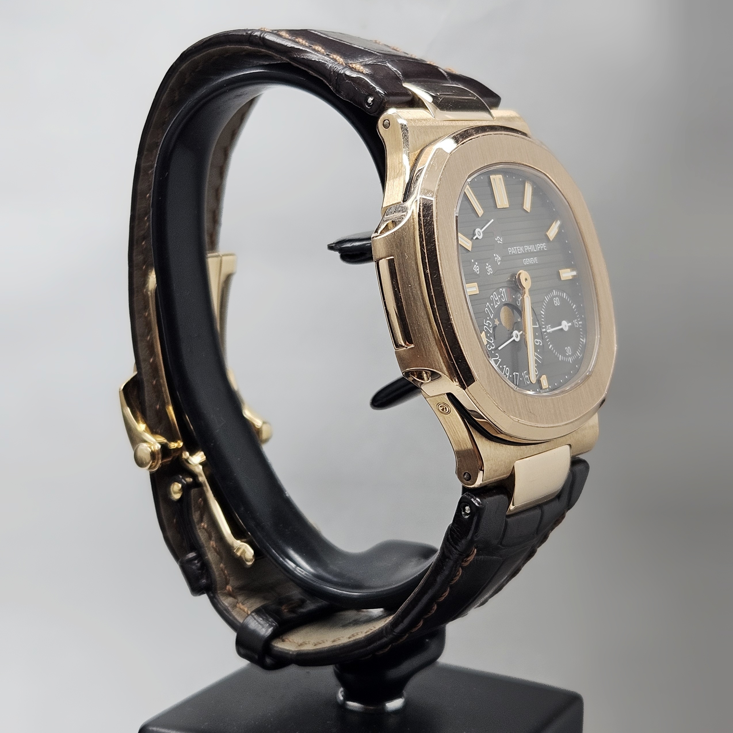 Patek Philippe Nautilus Rose Gold 5712R – Dchronograph Official Store